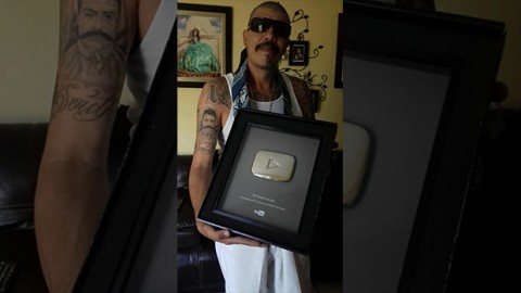 YouTube entrega el "Silver Play Button" a Mr. Yosie Locote | Ritmo Urbano